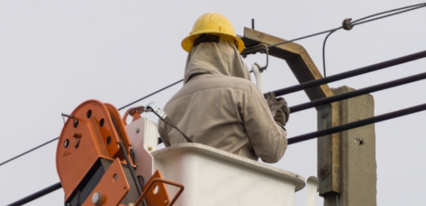 Michigan’s Governor Thanks Utility Linemen -- Occupational Health & Safety